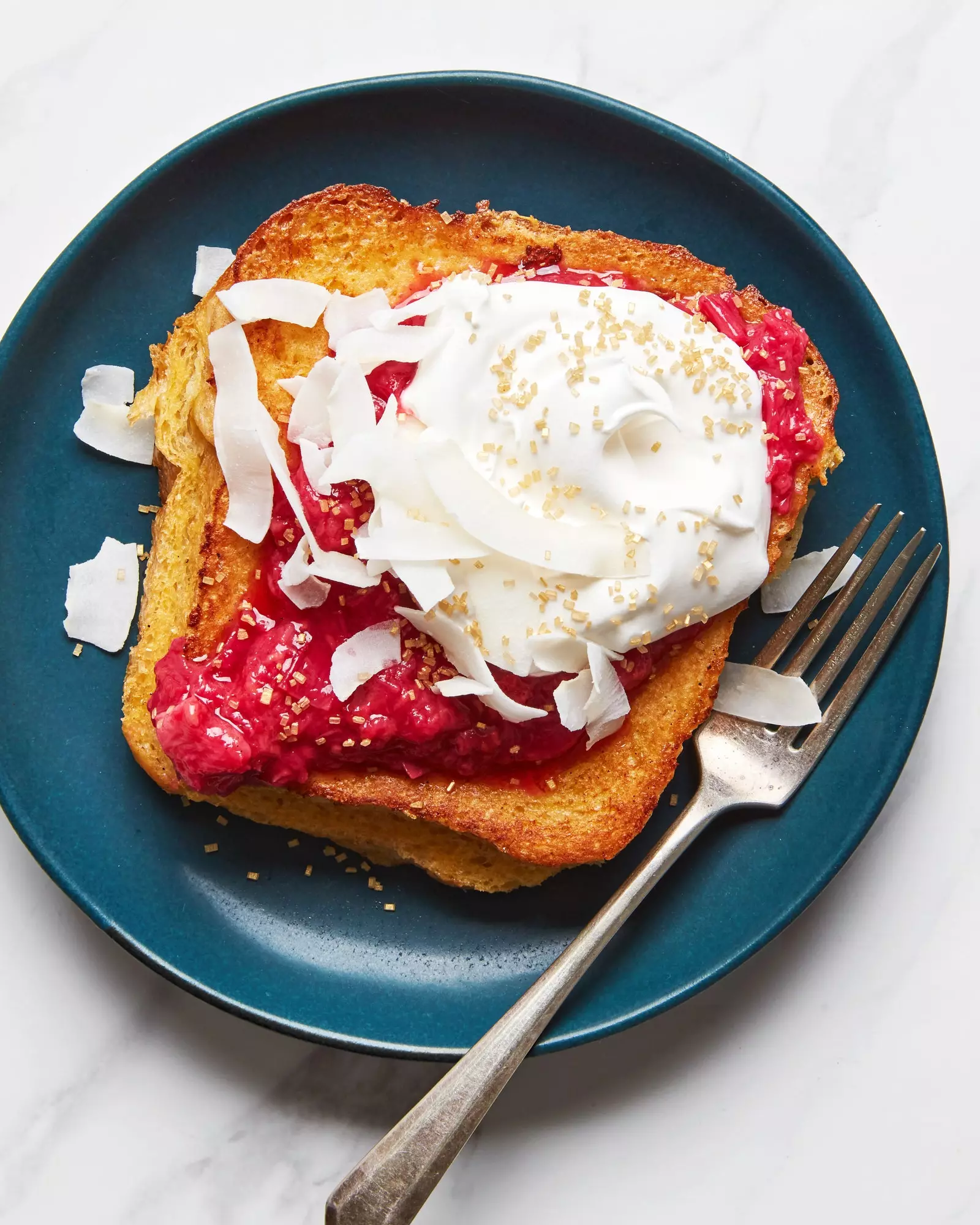 Ifoto yeCoconut Rhubarb French Toast.