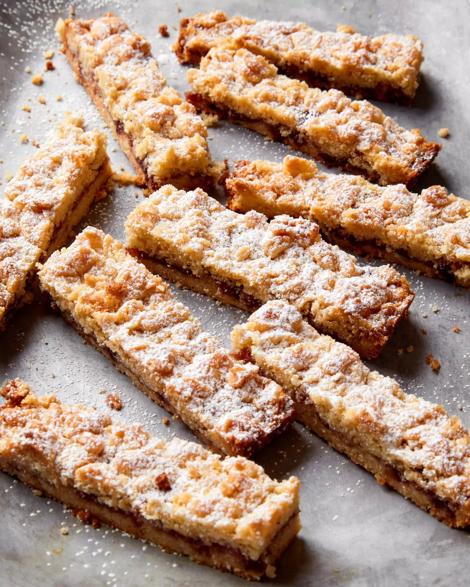 foto di biscotti di pane corto al lampone