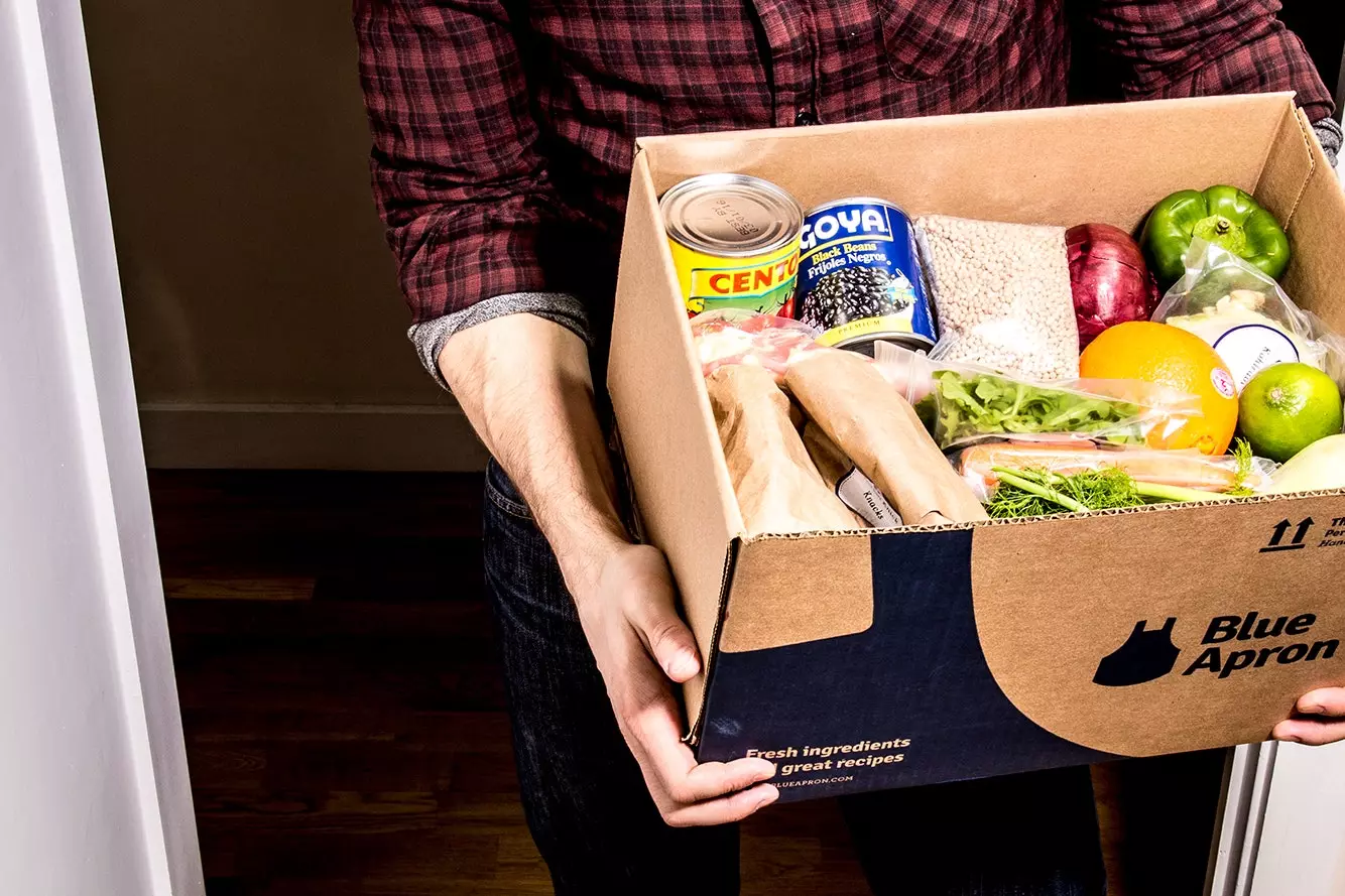 Blue Apron gehéiert zu de beschten Iessen Liwwerungsservicer a Kits fir Iessen virbereeden.