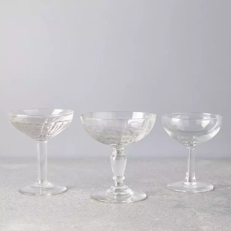 រូបភាពអាចមាន៖ Glass, និង Goblet