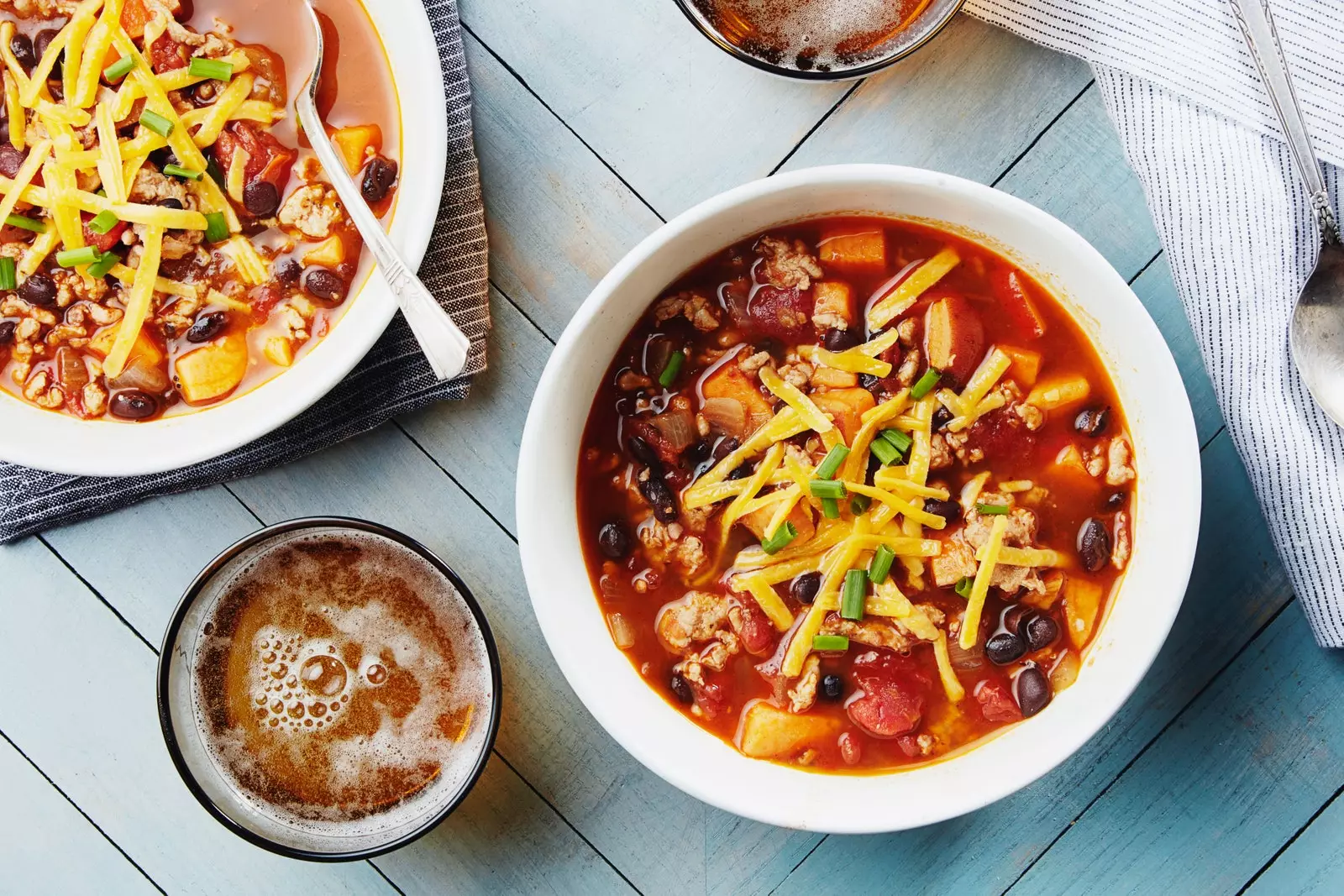 Şəkildə bunlar ola bilər: Qab Yemək Yemək Yemək Şorbası Bowl Curry Stew və Soup