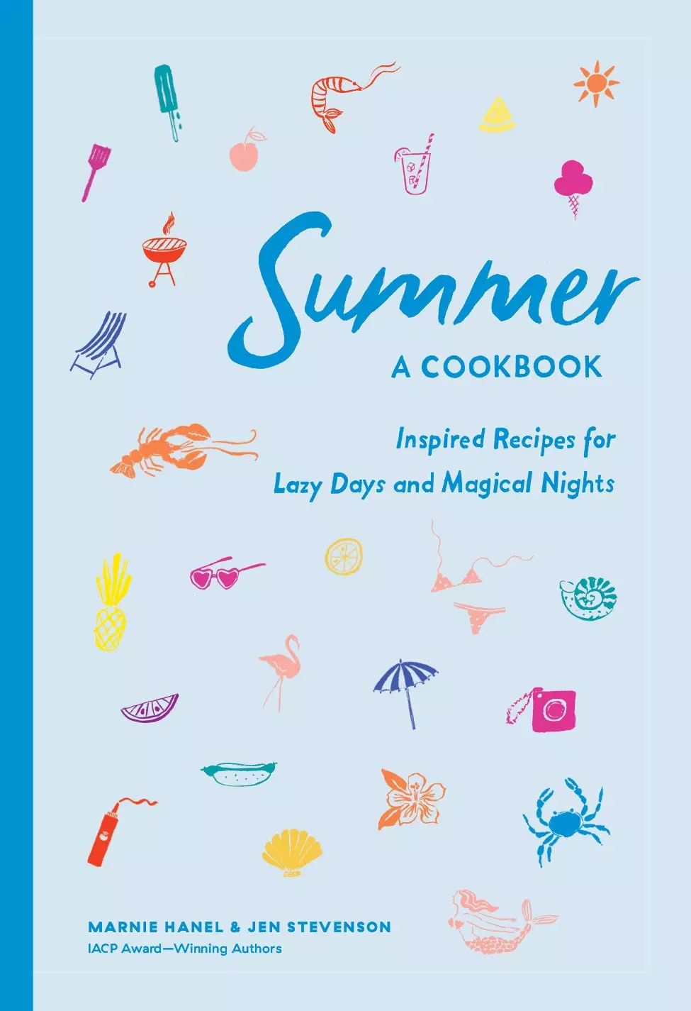Kokbokens omslag med en ljusblå bakgrund och strandillustrationer (paraplyer, krabbor, etc.)