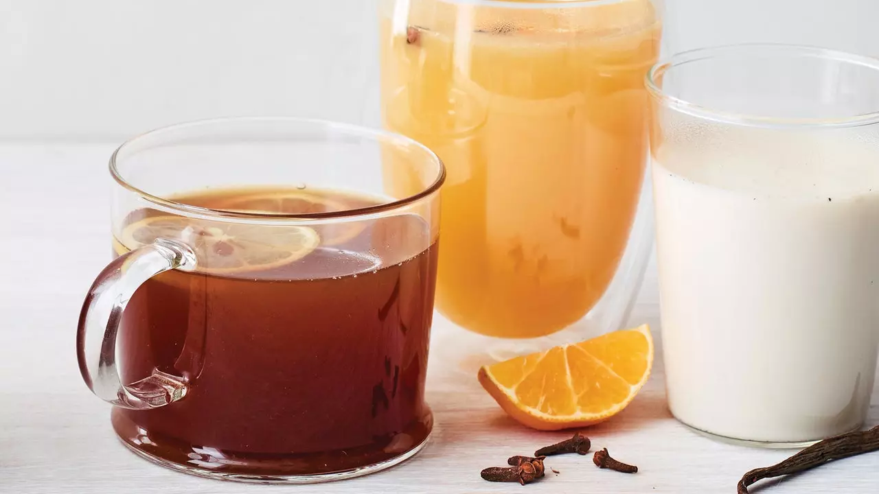 Slow-Cooker Tauraron Anise – Black Pepper Hot Toddy