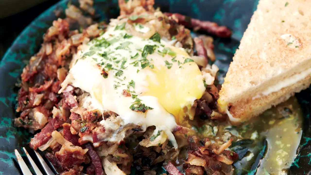 Corned Beef Hash mat Eeër