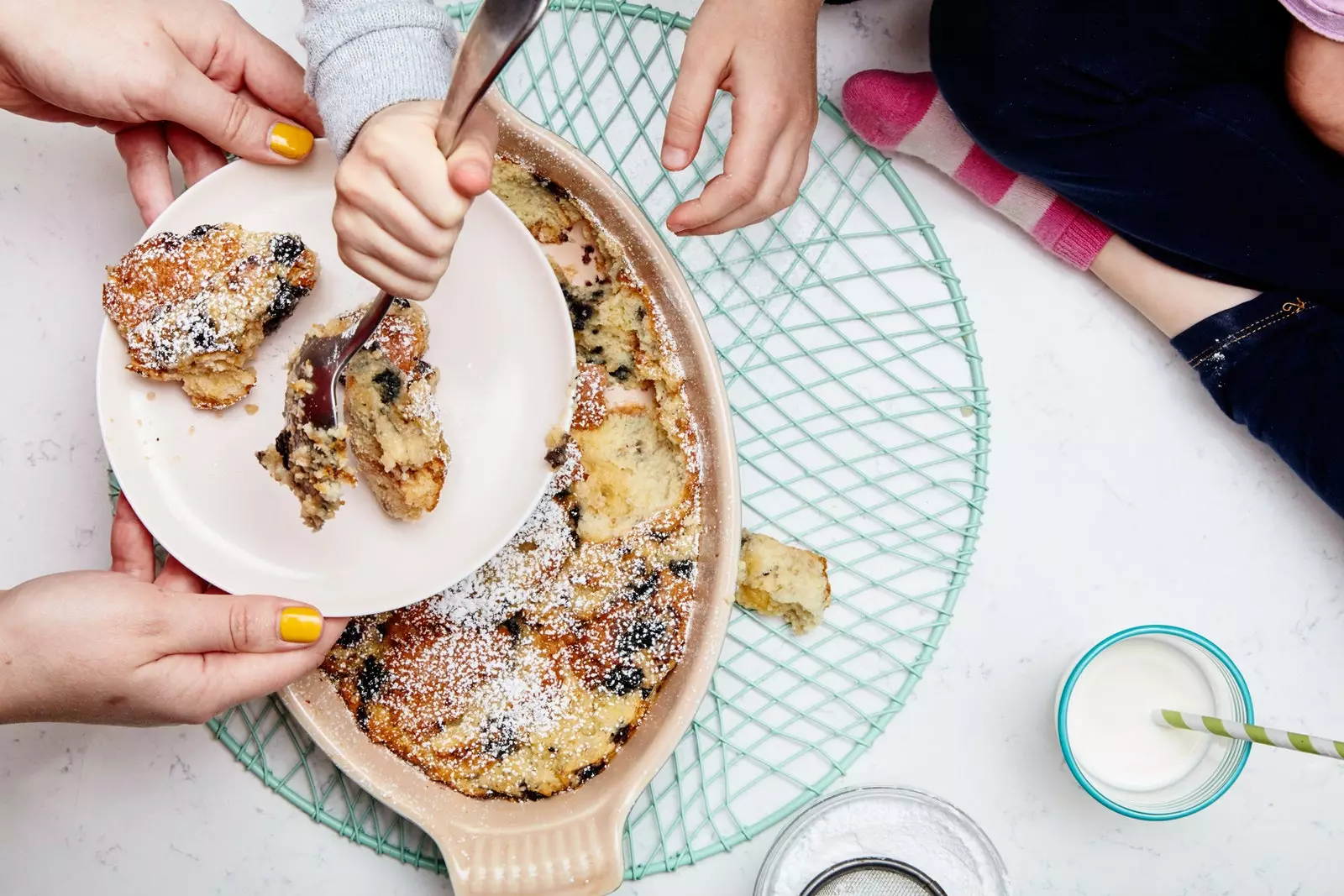 Na obrázku môže byť Human Person Food Jedlo Jedlo Cukrovinky a sladkosti