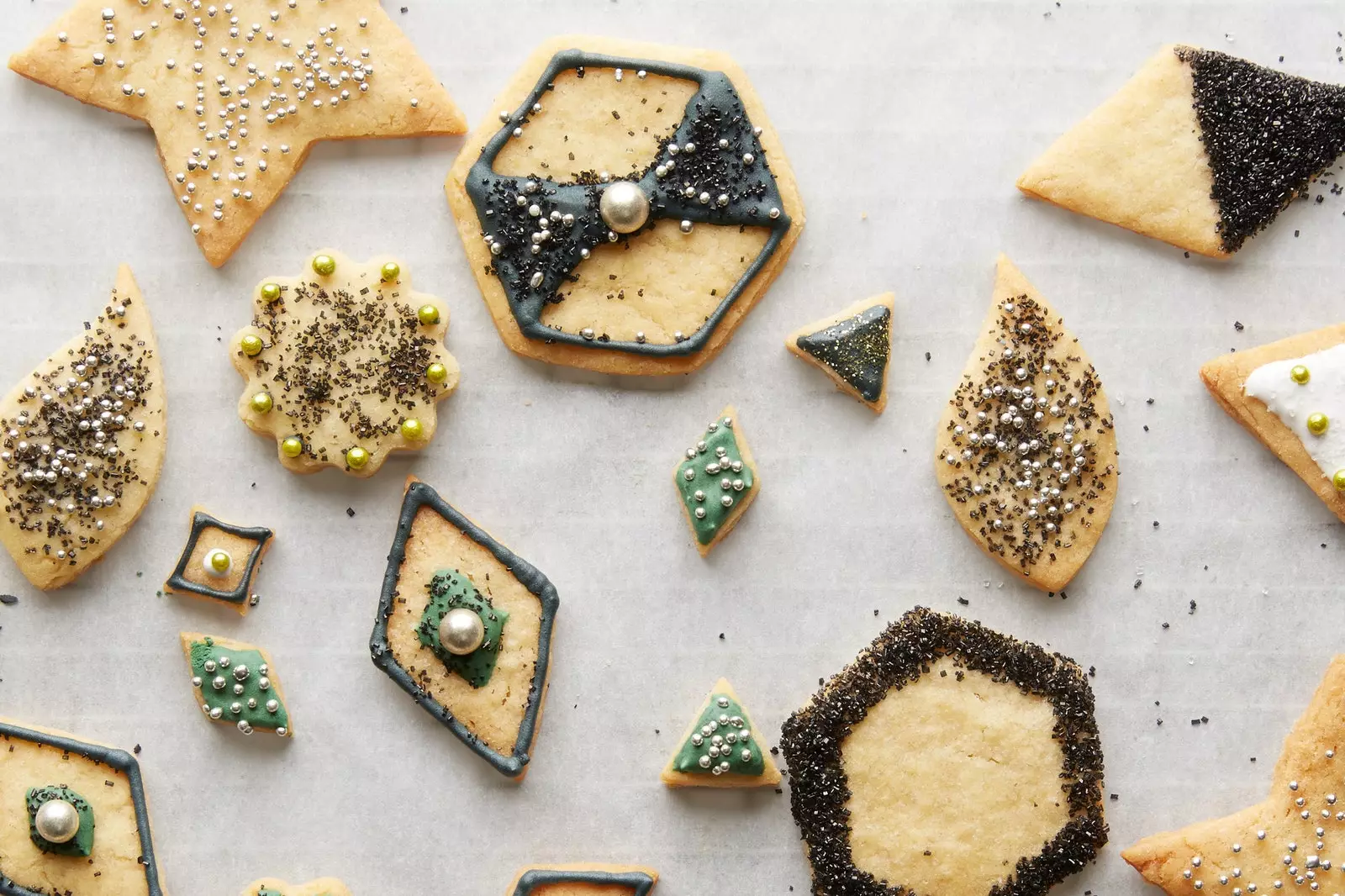 圖片中可能有 Food Bread Cracker Confectionery Sweets Cookie 和 Biscuit