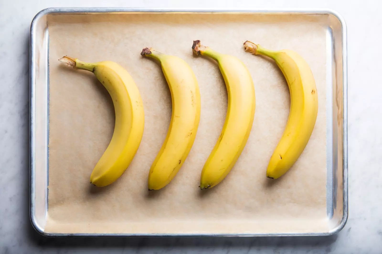 Attēls var saturēt Augļu banānu un pārtiku