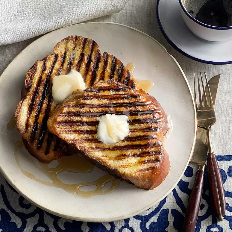 Billedet kan indeholde Mad Brød Toast Fransk Toast Bestik og Gaffel