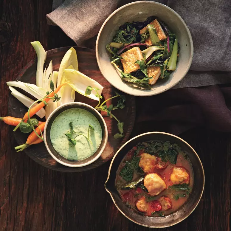 Nuotraukoje gali būti dubenėlio patiekalas Maisto miltų augalų sriubos dubuo ir troškinys