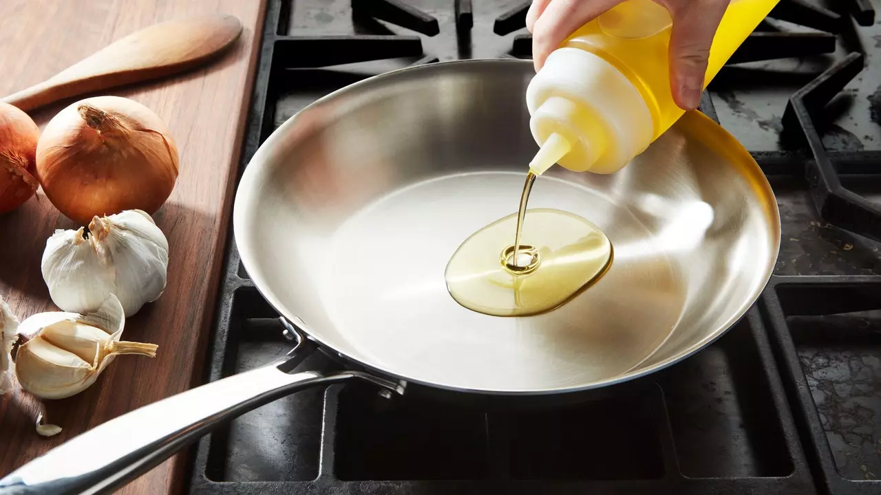 Najbolje ulje za kuhanje nije maslinovo ili biljno – oboje