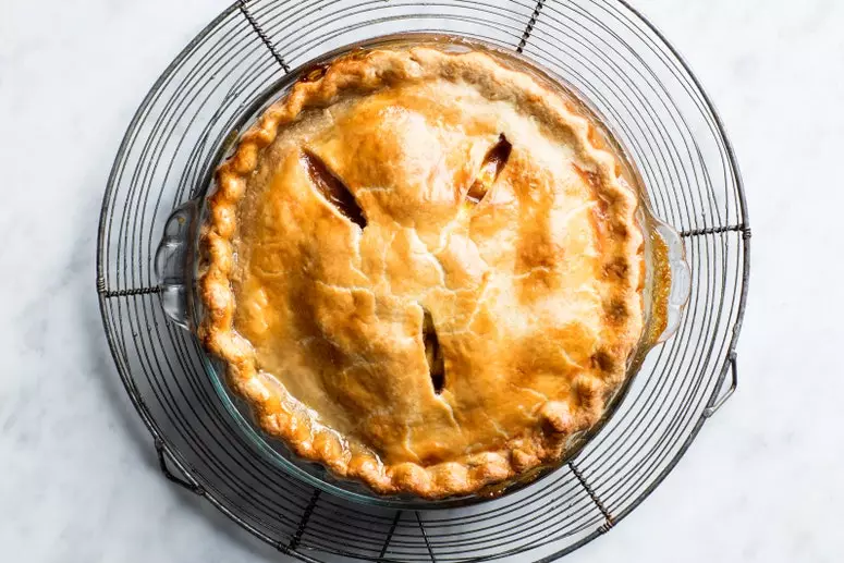 Hoton na iya ƙunsar: Abinci, Desert, Cake, Bread, Pie, da Apple Pie